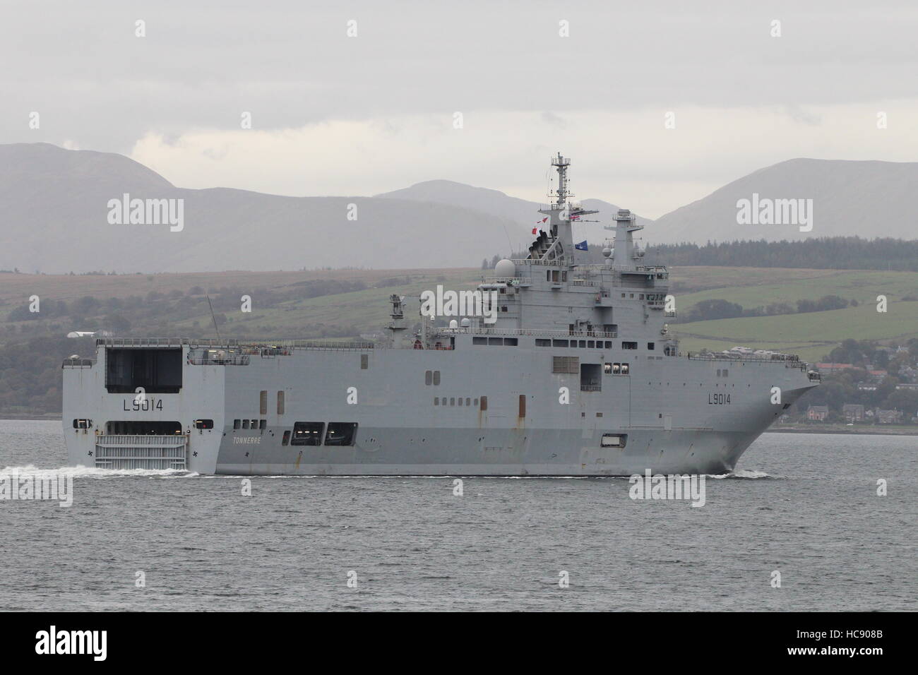 FS Tonnerre (L9014), a Mistral-class amphibious assault ship of the ...