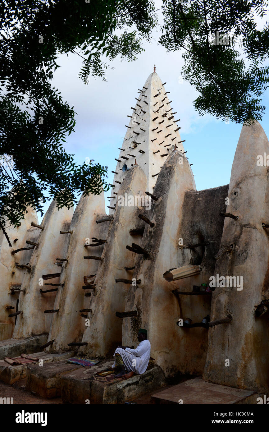 Old grand mosque hi-res stock photography and images - Alamy
