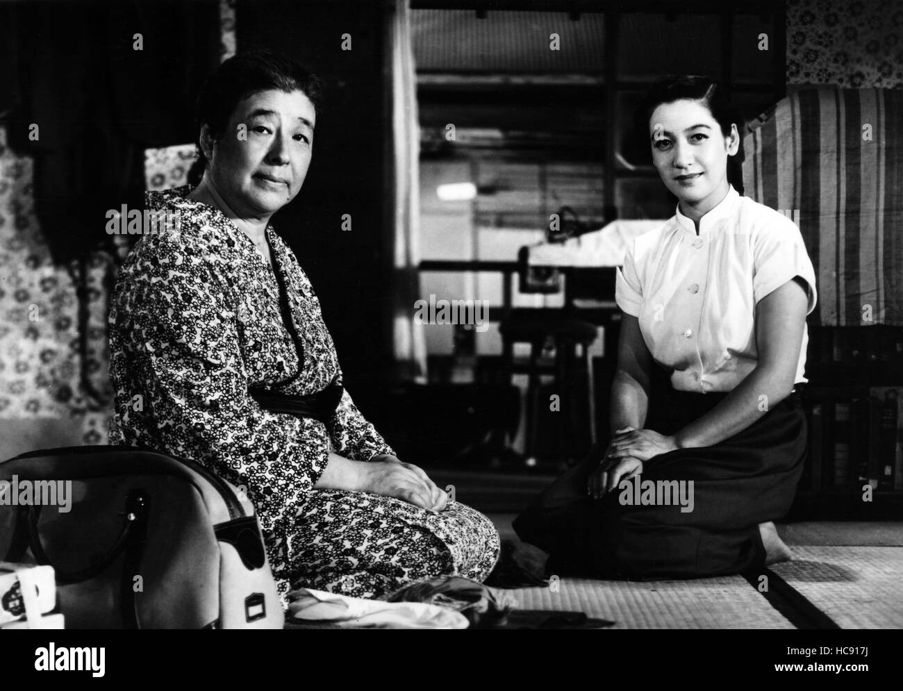 TOKYO STORY, (aka TOKYO MONOGATARI), Chieko Higashiyama, Setsuko Hara ...