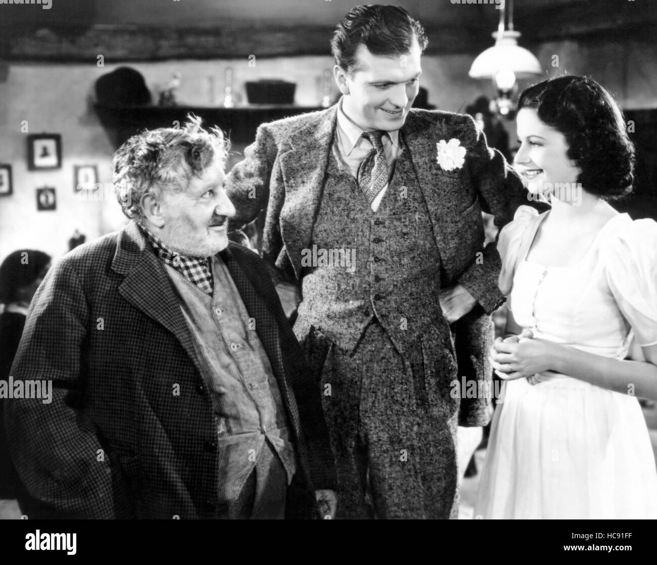 TO THE VICTOR, (aka OWD BOB), from left: Will Fyffe, John Loder ...