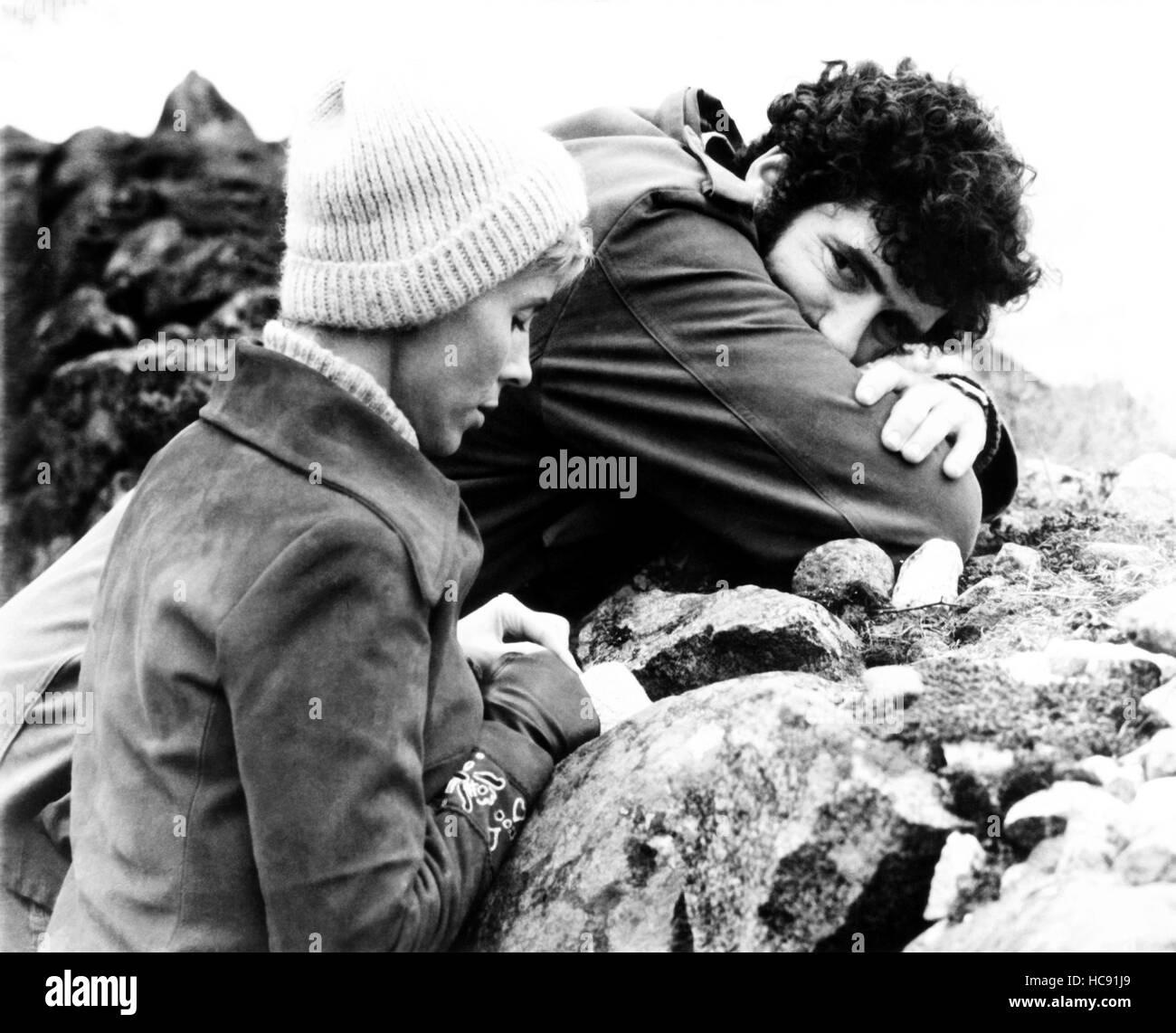 THE TOUCH, (aka BERORINGEN), from left, Bibi Andersson, Elliott Gould ...
