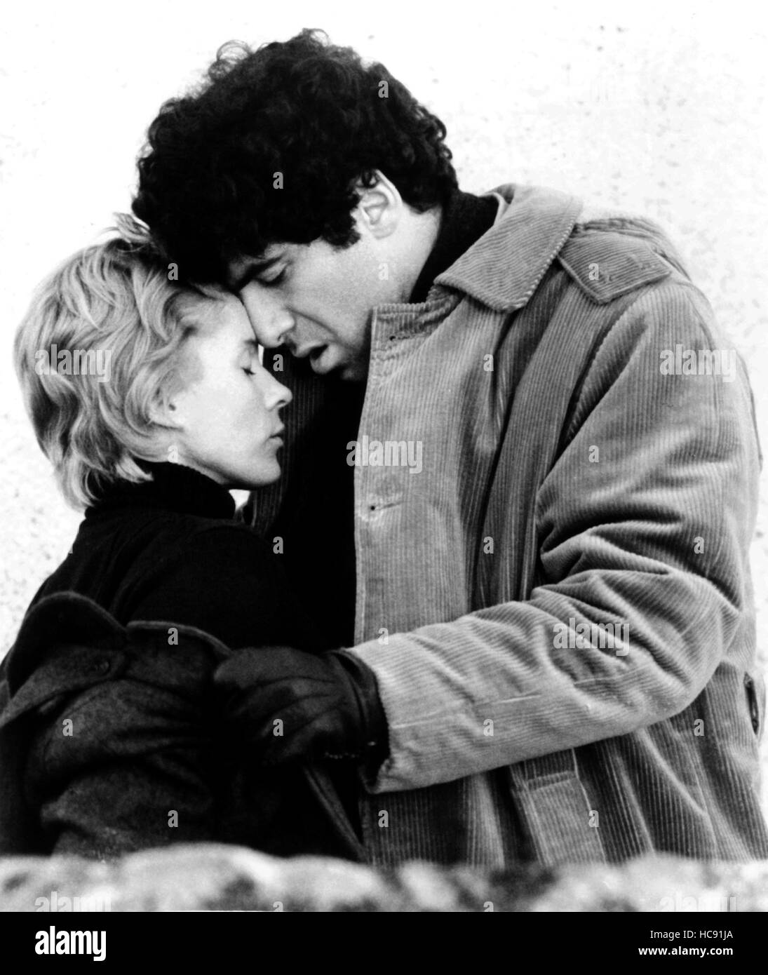 THE TOUCH, (aka BERORINGEN), from left, Bibi Andersson, Elliott Gould ...