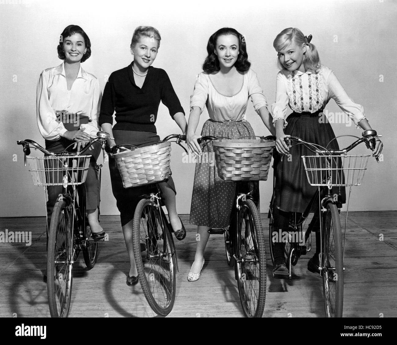 UNTIL THEY SAIL, Jean Simmons, Joan Fontaine, Piper Laurie, Sandra Dee ...