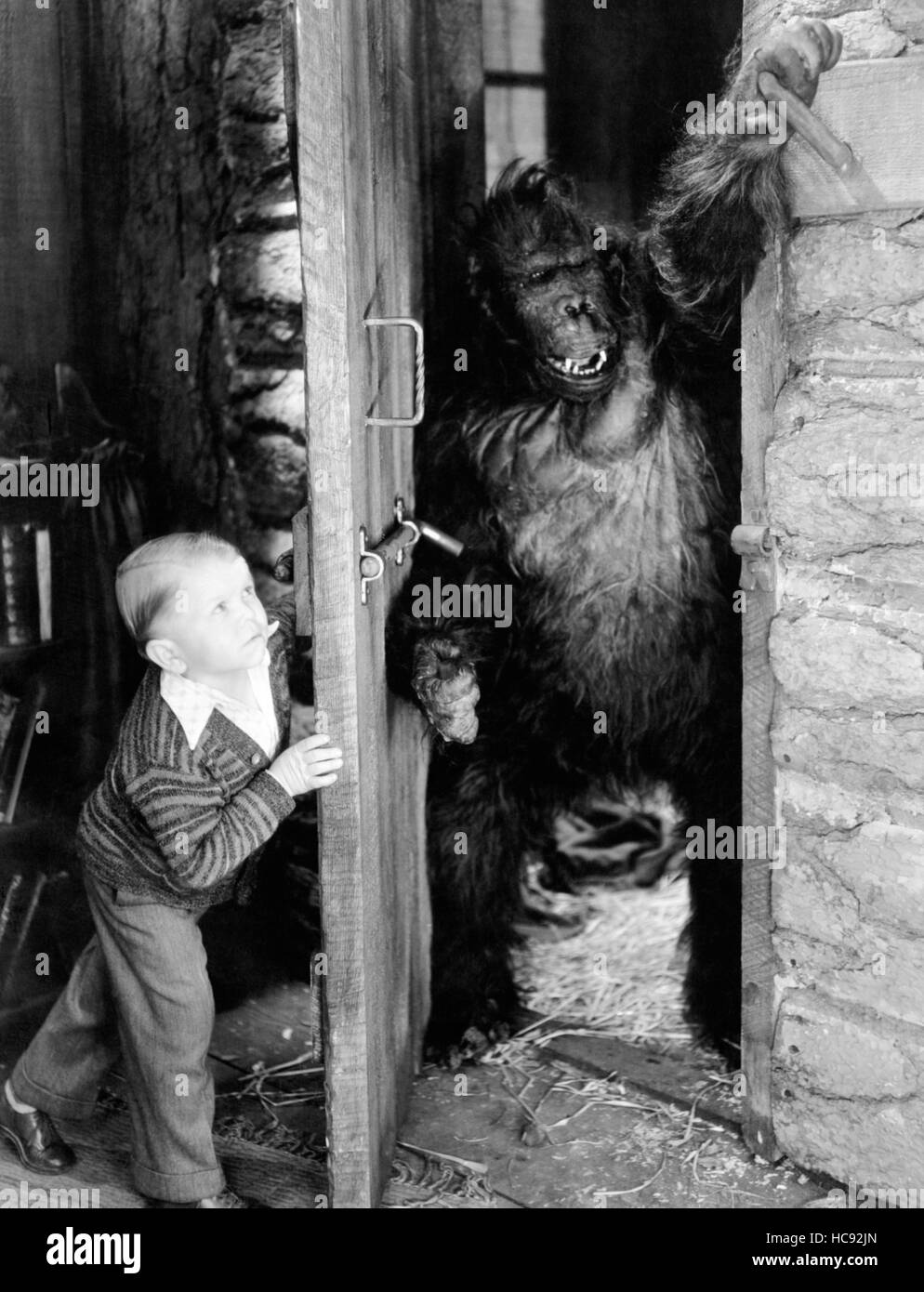 THE UNHOLY THREE, from left, Harry Earles, Charles Gemora, (in gorilla ...