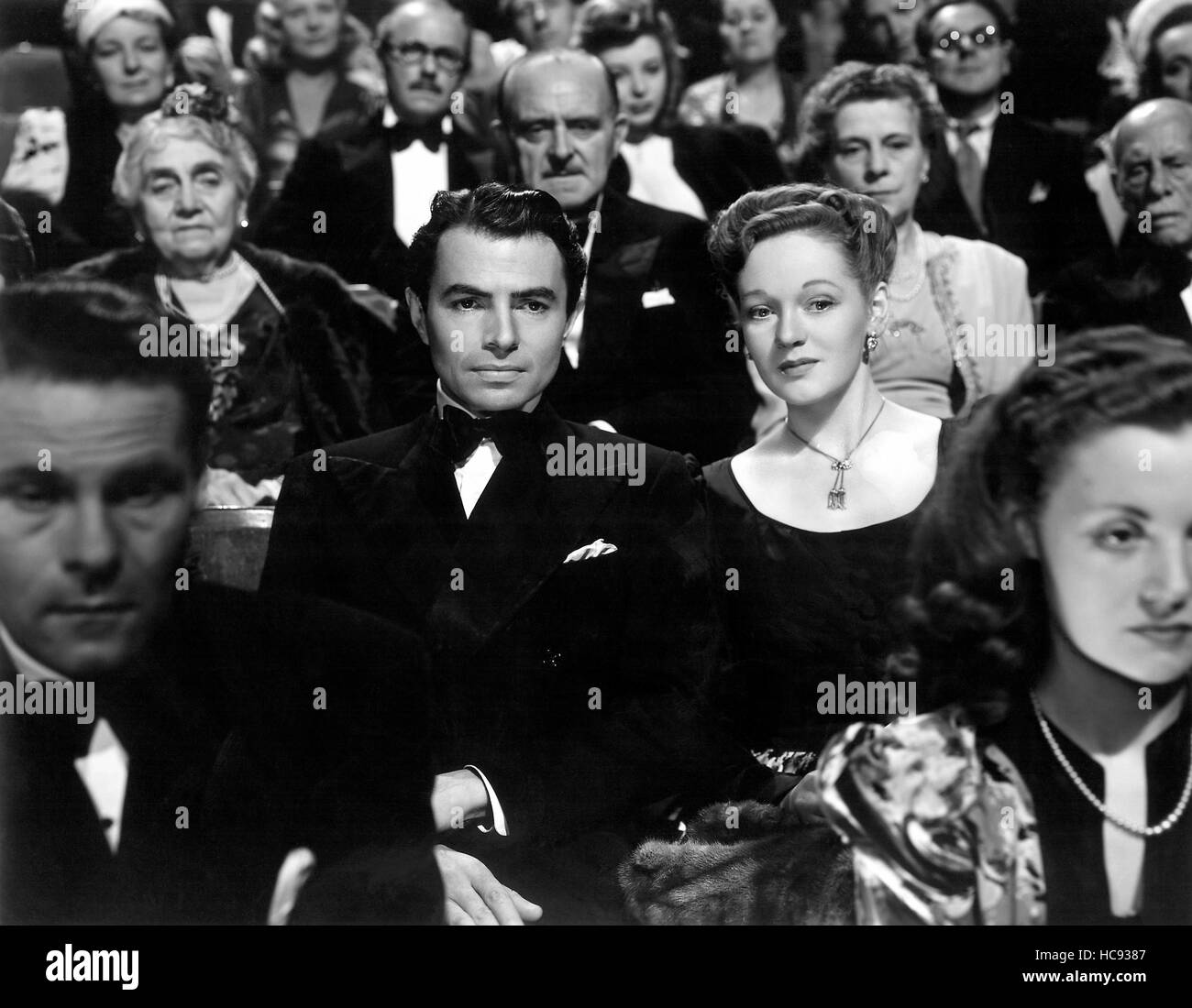 THE UPTURNED GLASS, James Mason, Rosamund John, 1947 Stock Photo - Alamy