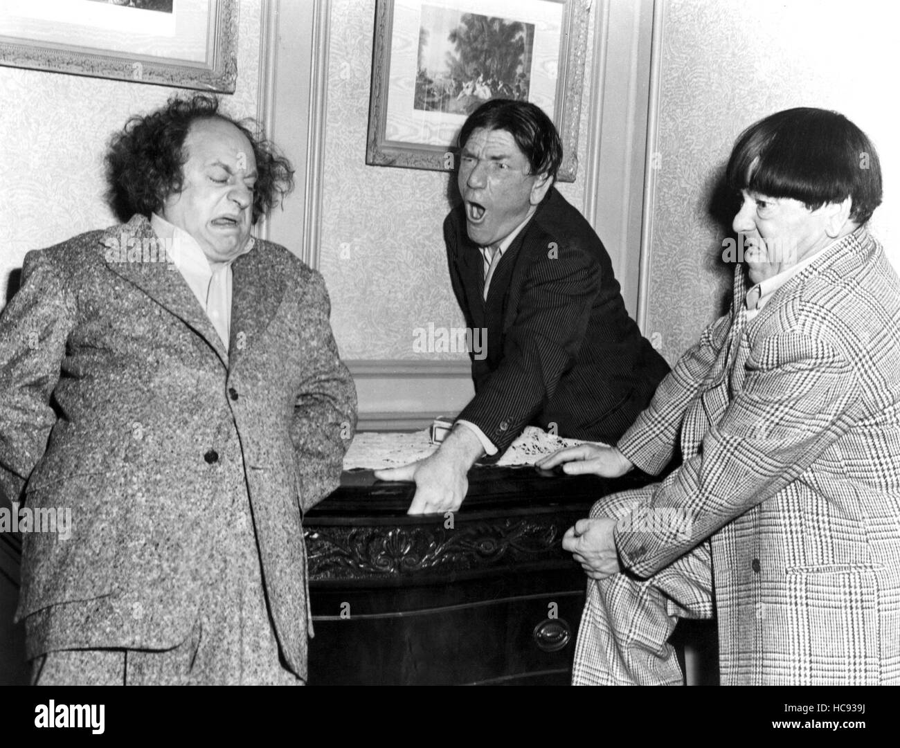 UP IN DAISY'S PENTHOUSE, Larry Fine, Shemp Howard, Moe Howard [The ...