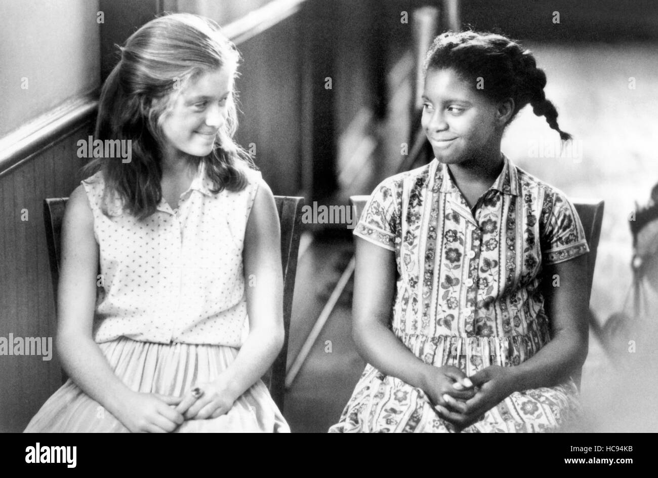 THE WAR, from left, Lexi Randall, Latoya Chisholm, 1994, ©Universal ...