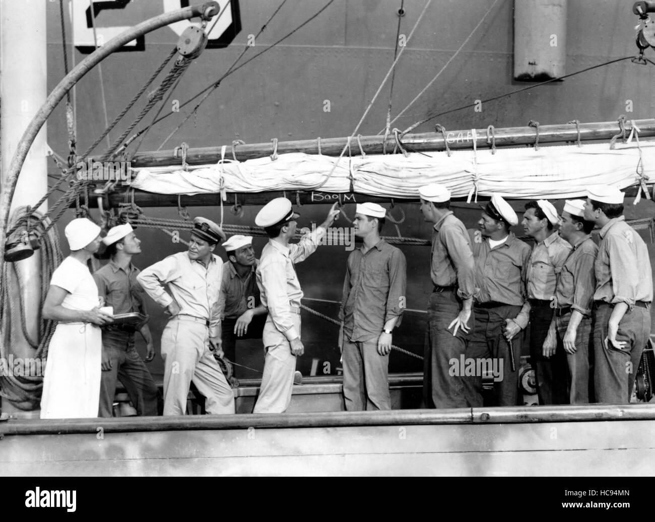 THE WACKIEST SHIP IN THE ARMY, Alvy Moore (with apron), Jack Lemmon ...