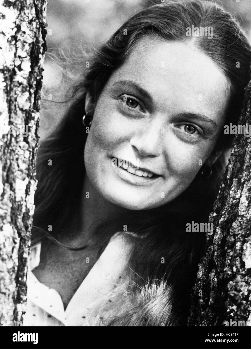 WALKING TALL, Elizabeth Hartman, 1973 Stock Photo - Alamy
