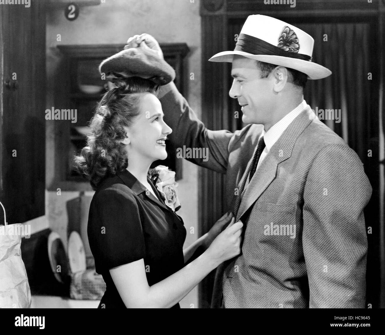 WHEN STRANGERS MARRY, Kim Hunter, Dean Jagger, 1944 Stock Photo - Alamy