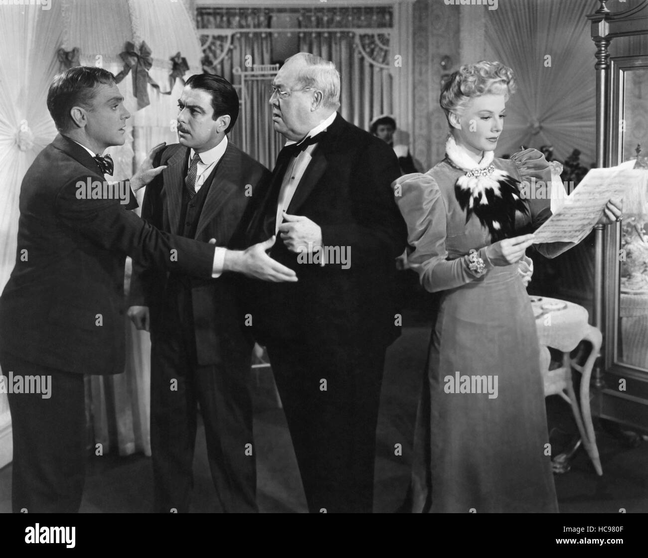 YANKEE DOODLE DANDY, from left, James Cagney, Richard Whorf, George ...