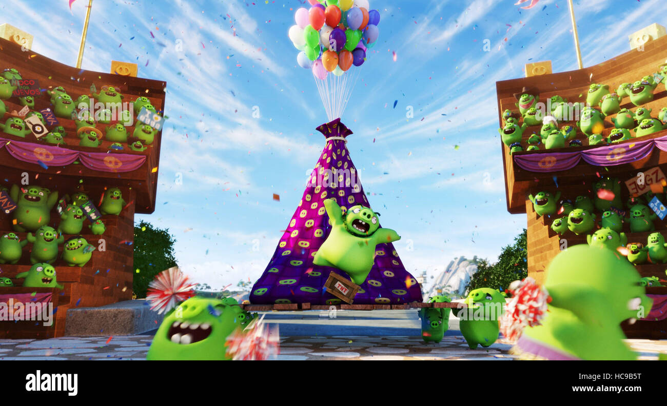 ANGRY BIRDS, (aka THE ANGRY BIRDS MOVIE), center, beard: Leonard (voice ...