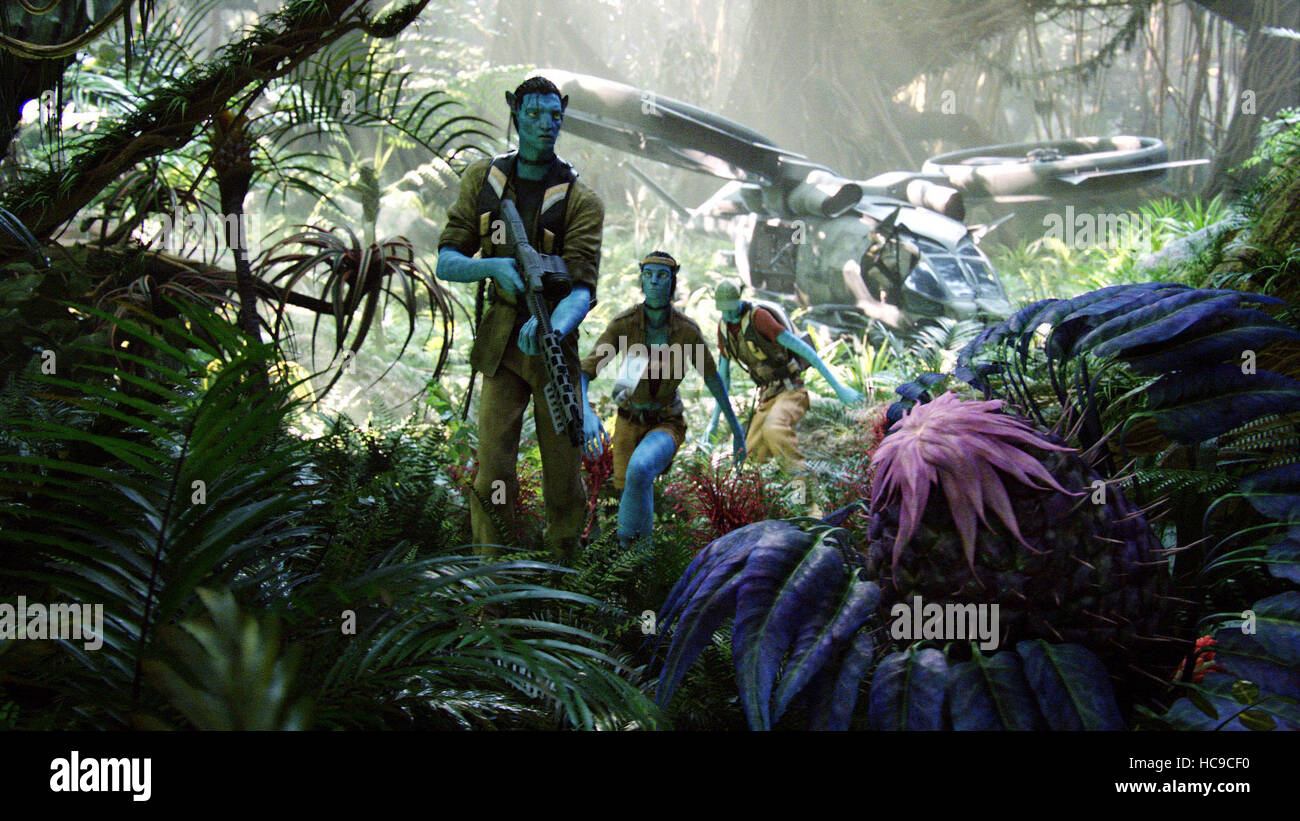 AVATAR, Sam Worthington (front), 2009, TM & Copyright ©20th Century Fox ...