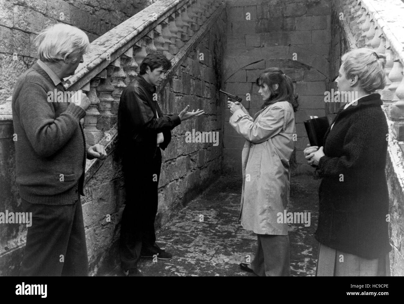 TRENCHCOAT, P.G. Stephens, Robert Hays, Margot Kidder, Pauline Delaney ...