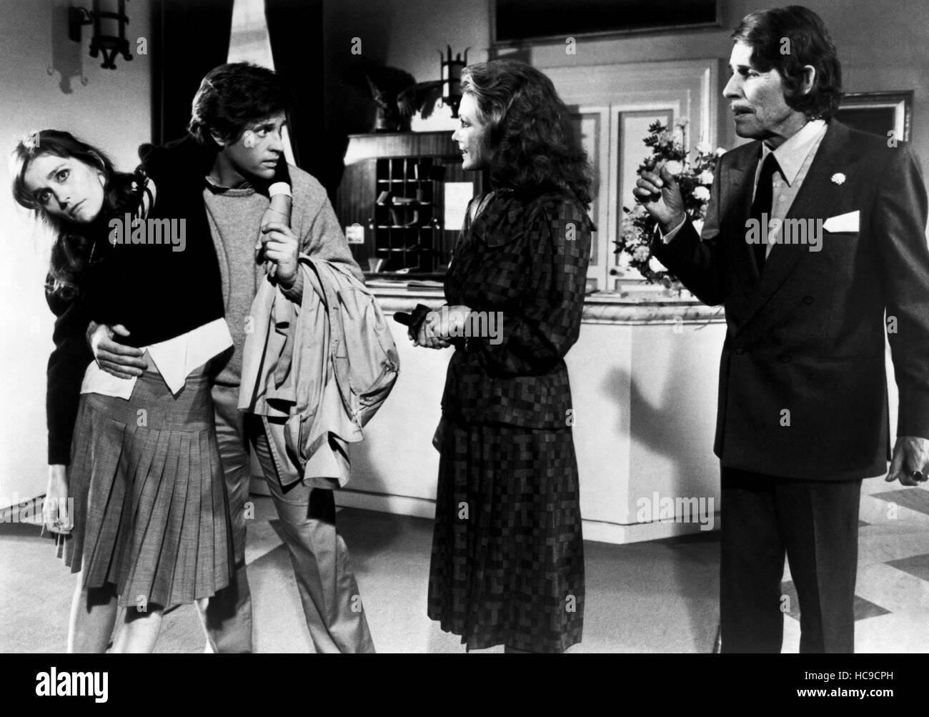 TRENCHCOAT, Margot Kidder, Robert Hays, Gila von Weitershausen, John ...