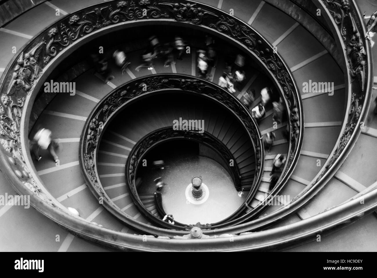 Concentric building Black and White Stock Photos & Images - Alamy