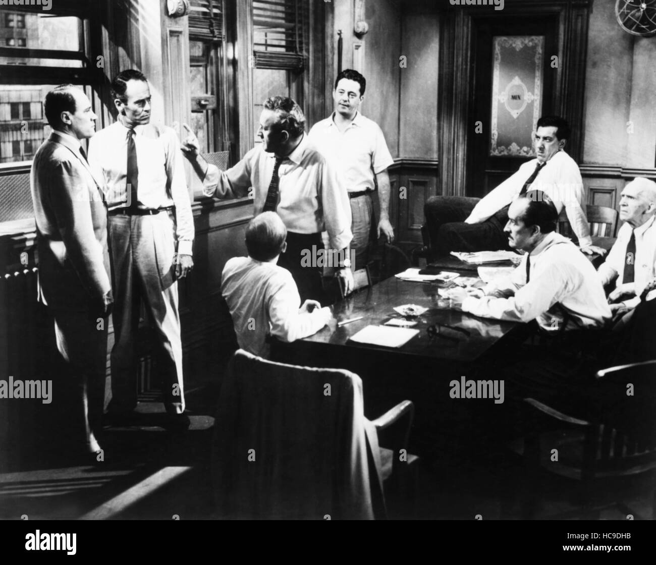 12 ANGRY MEN, (aka TWELVE ANGRY MEN), standing from left: E.G. Marshall ...