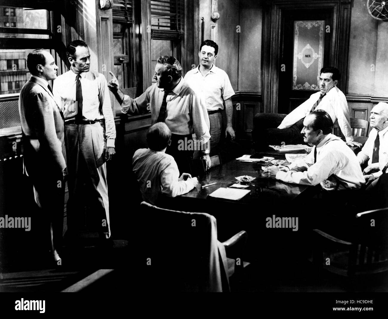12 ANGRY MEN, (aka TWELVE ANGRY MEN), E.G. Marshall, Henry Fonda, John ...