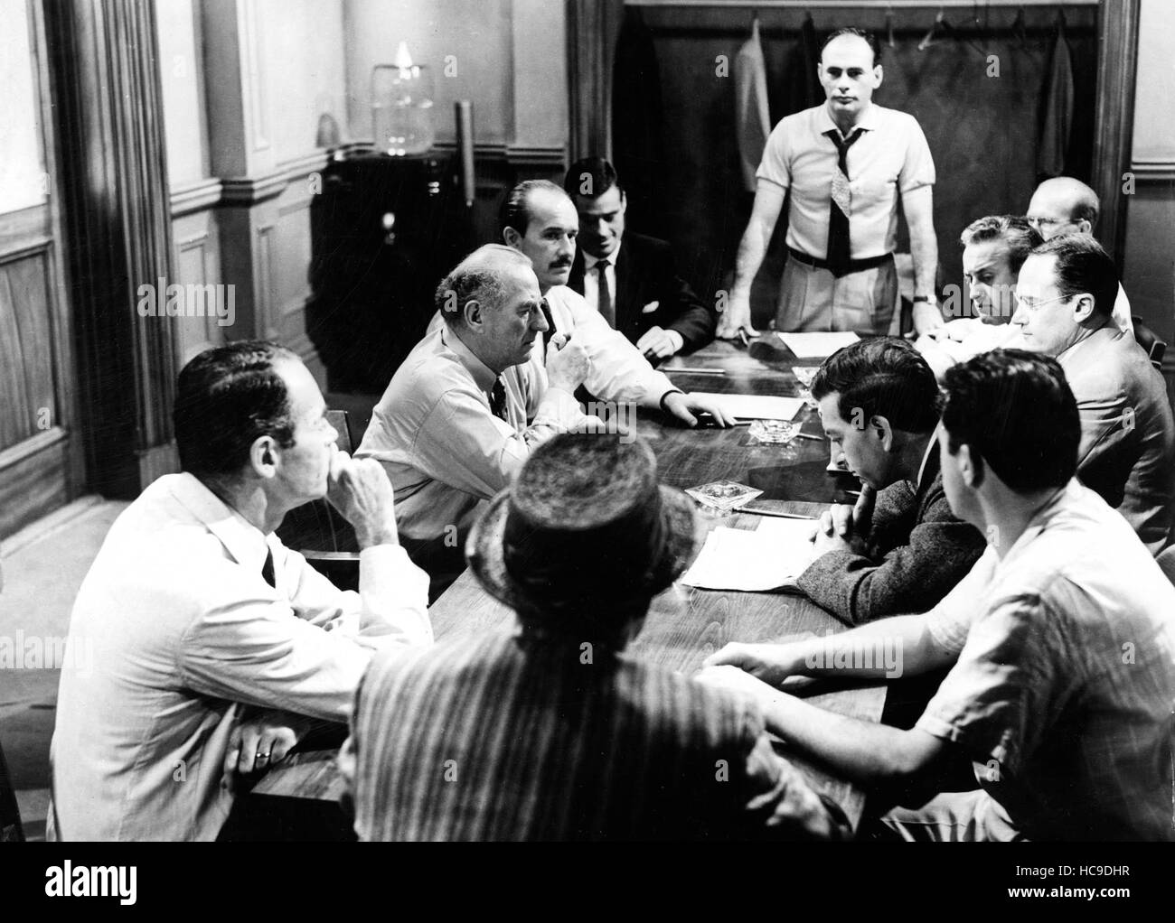 12 ANGRY MEN, (aka TWELVE ANGRY MEN), Henry Fonda, Ed Begley, George ...