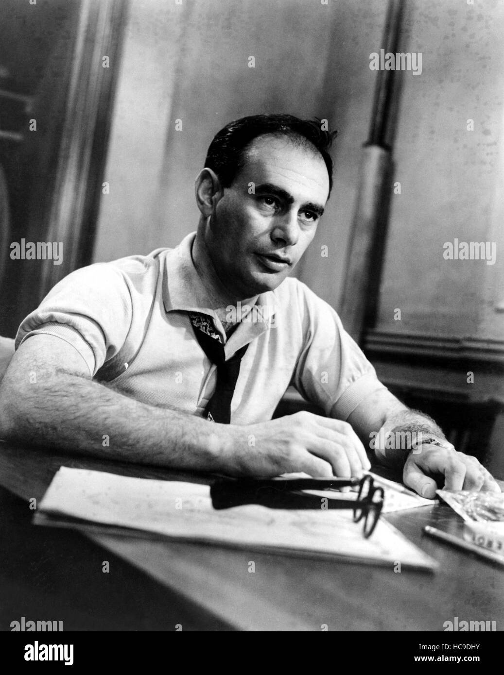 12 ANGRY MEN, (aka TWELVE ANGRY MEN), Martin Balsam, 1957 Stock Photo ...