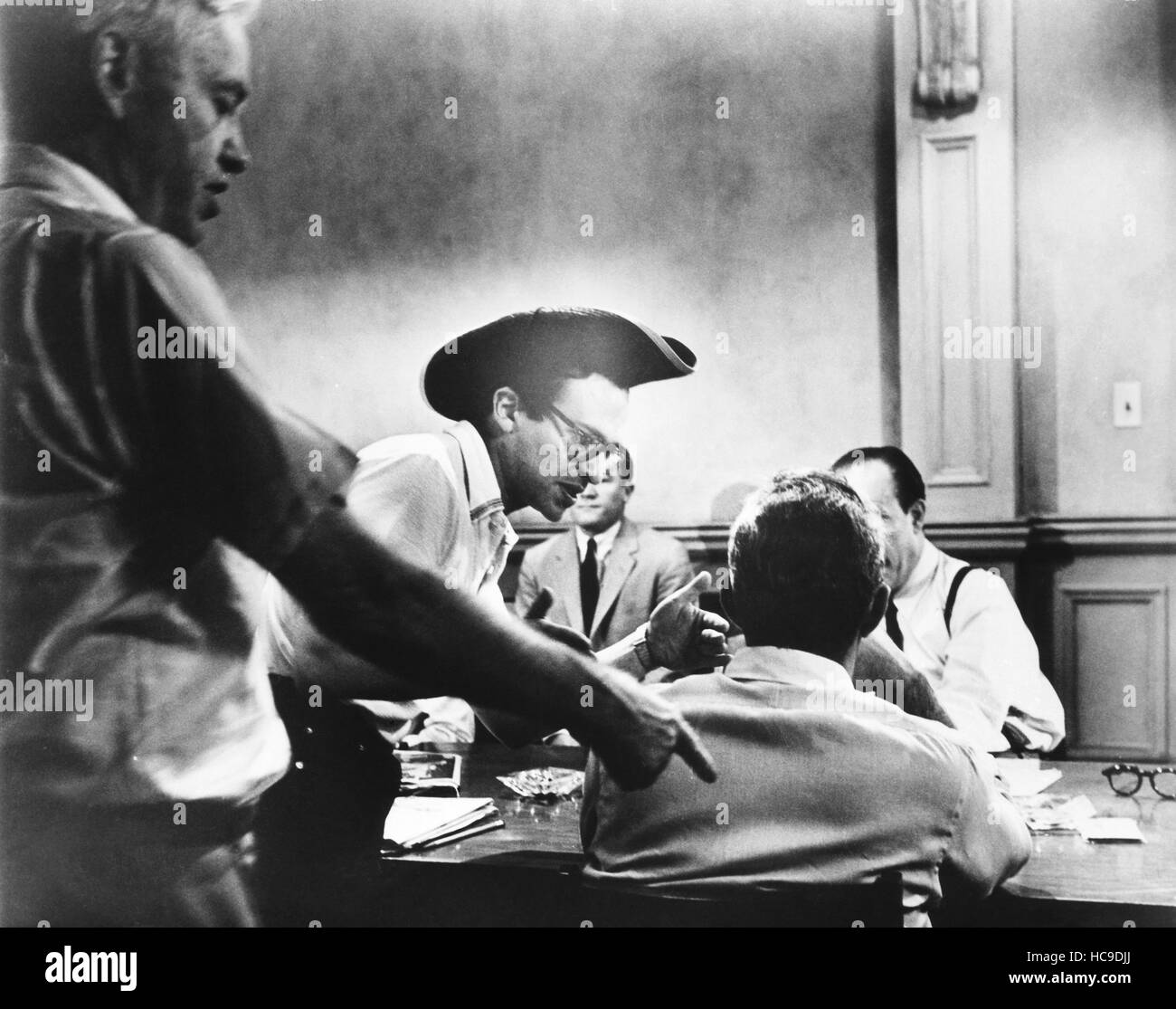 12 ANGRY MEN, (aka TWELVE ANGRY MEN), director Sidney Lumet (hat), on ... 12 ANGRY MEN, (aka TWELVE ANGRY MEN), director Sidney Lumet (hat), on ...