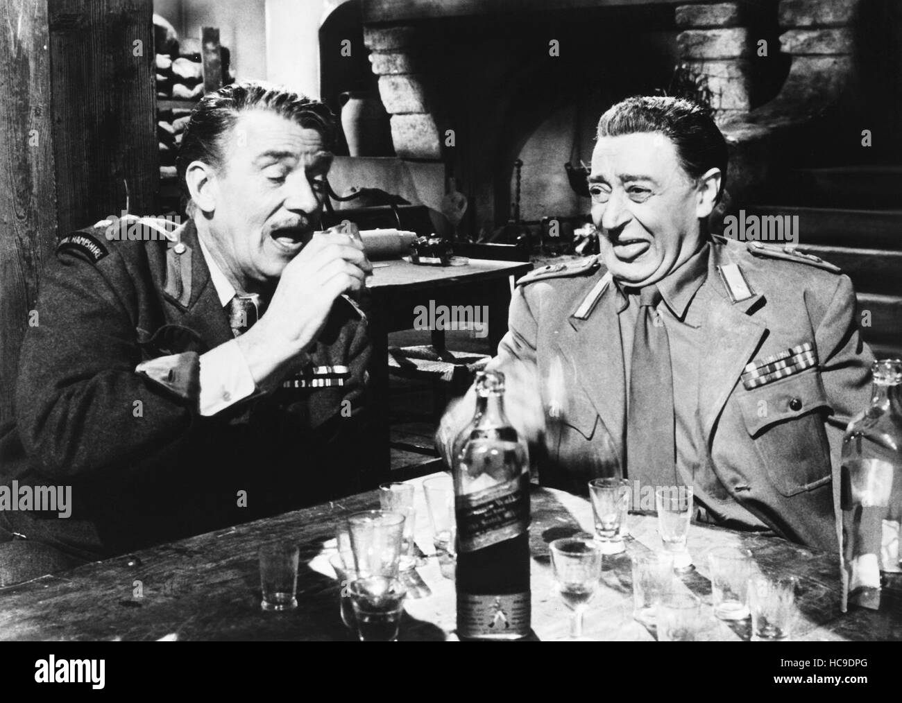 TWO COLONELS, (aka I DUE COLONNELLI), from left: Walter Pidgeon, Toto ...