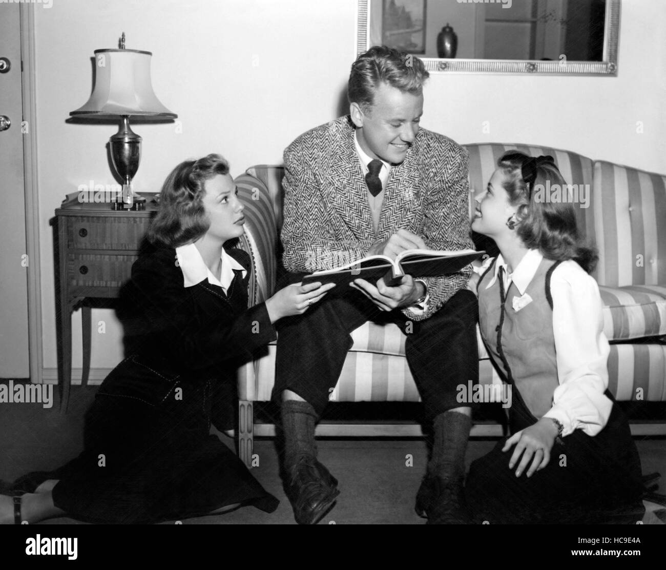 TWO GIRLS AND A SAILOR, June Allyson, Van Johnson, Gloria DeHaven ...
