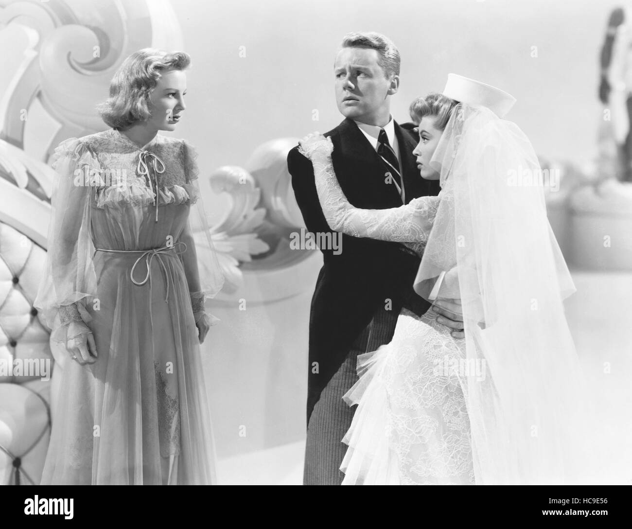 TWO GIRLS AND A SAILOR, from left: June Allyson, Van Johnson, Gloria ...