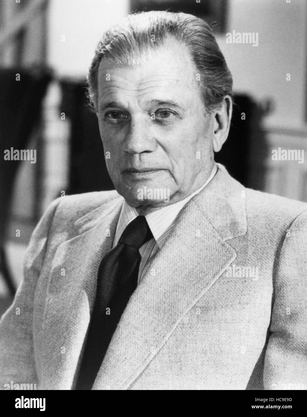 TWILIGHT'S LAST GLEAMING, Joseph Cotten, 1977 Stock Photo - Alamy