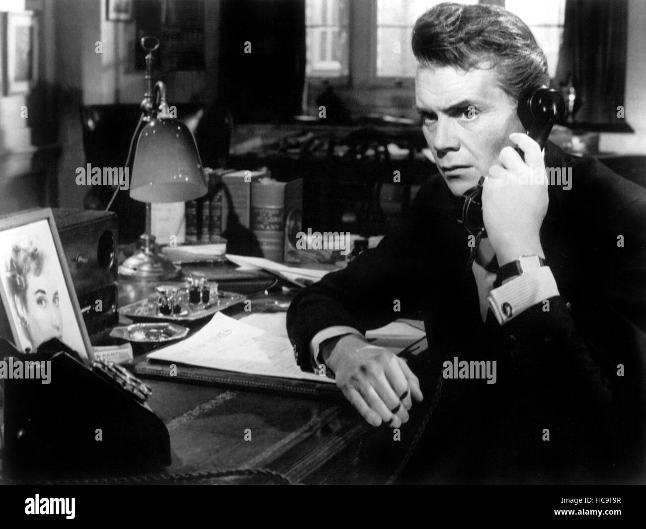 VICTIM, Dirk Bogarde, 1961 Stock Photo - Alamy