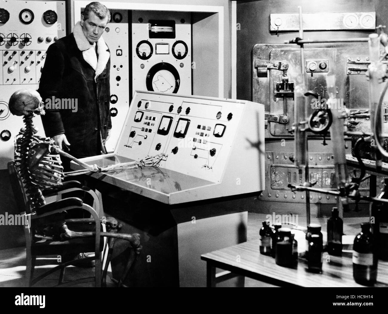 THE VULTURE, Robert Hutton, 1967 Stock Photo - Alamy