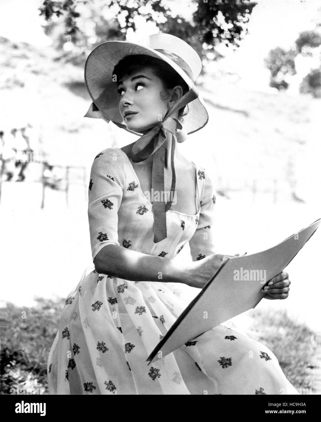 WAR AND PEACE, Audrey Hepburn, 1956, sketching Stock Photo - Alamy