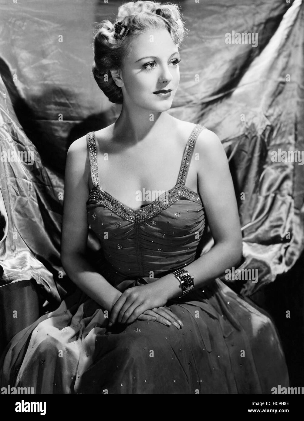 WATERLOO BRIDGE, Virginia Field, 1940 Stock Photo - Alamy