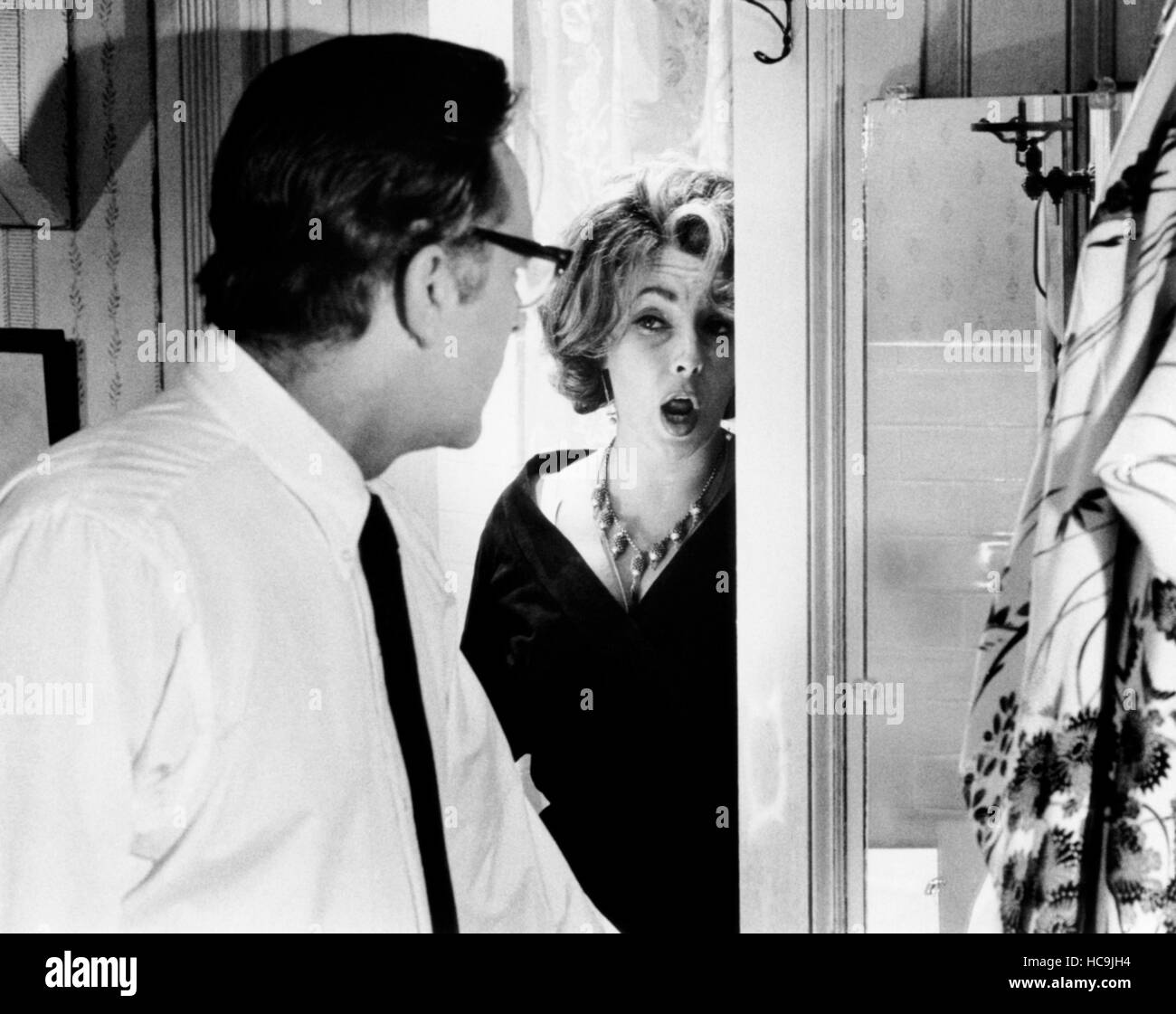 WHO'S AFRAID OF VIRGINIA WOOLF?, from left, Richard Burton, Elizabeth ...