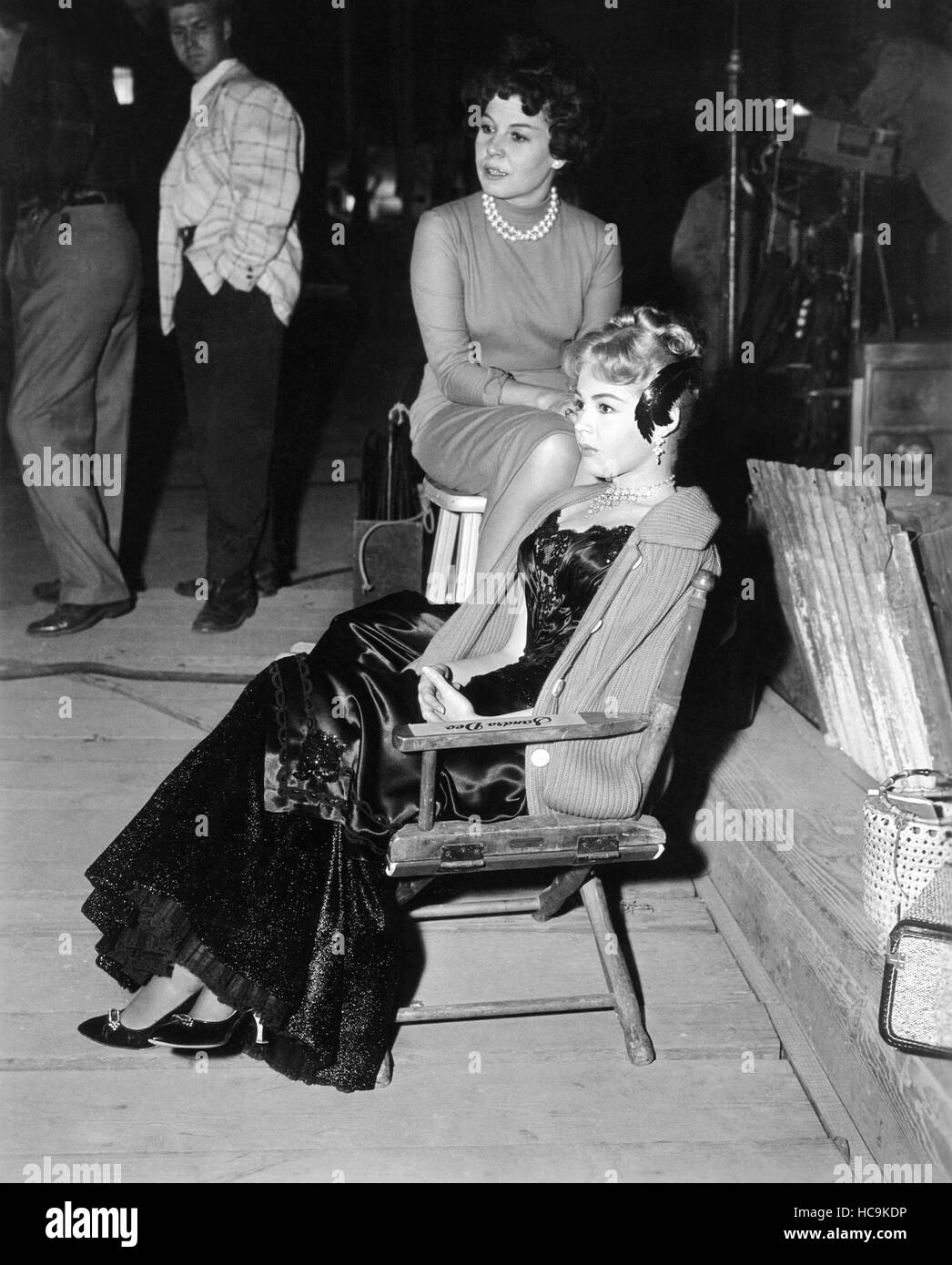 THE WILD AND THE INNOCENT, Sandra Dee (front) visits with her mother ...