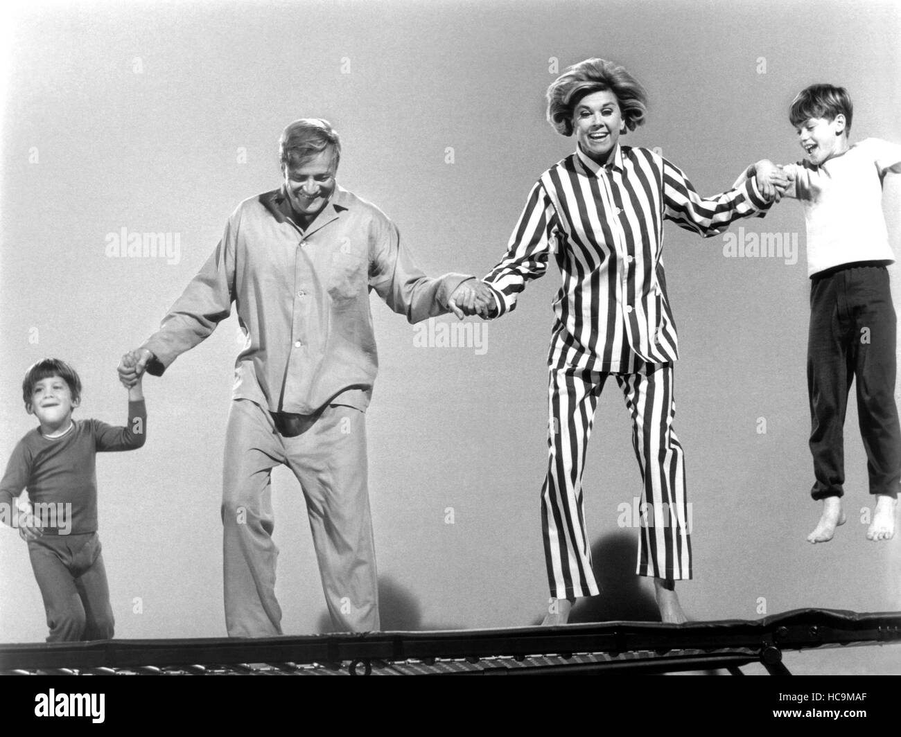 WITH SIX YOU GET EGGROLL, from left, Richard Steele, Brian Keith, Doris ...