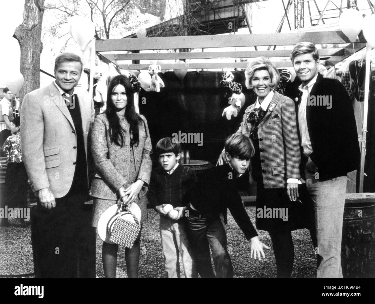 WITH SIX YOU GET EGGROLL, from left, Brian Keith, Barbara Hershey ...