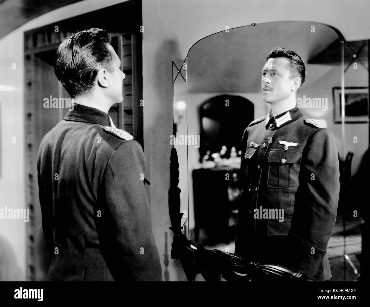 THE WIFE TAKES A FLYER, Allyn Joslyn, 1942 Stock Photo - Alamy