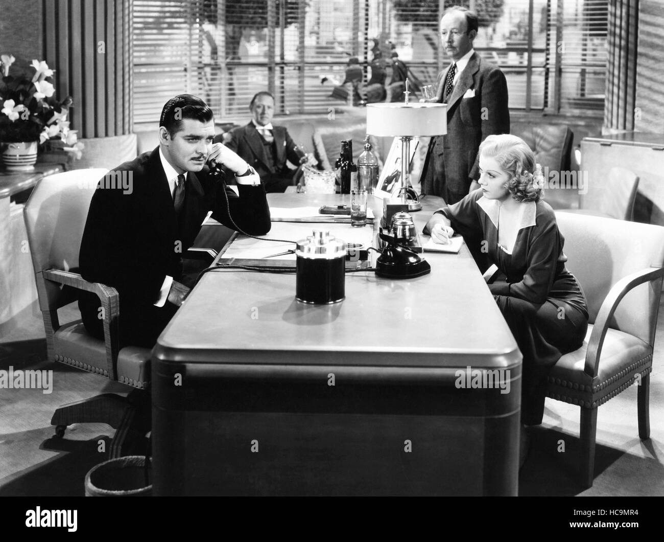 WIFE VS. SECRETARY, front from left: Clark Gable, Jean Harlow, Hobart ...