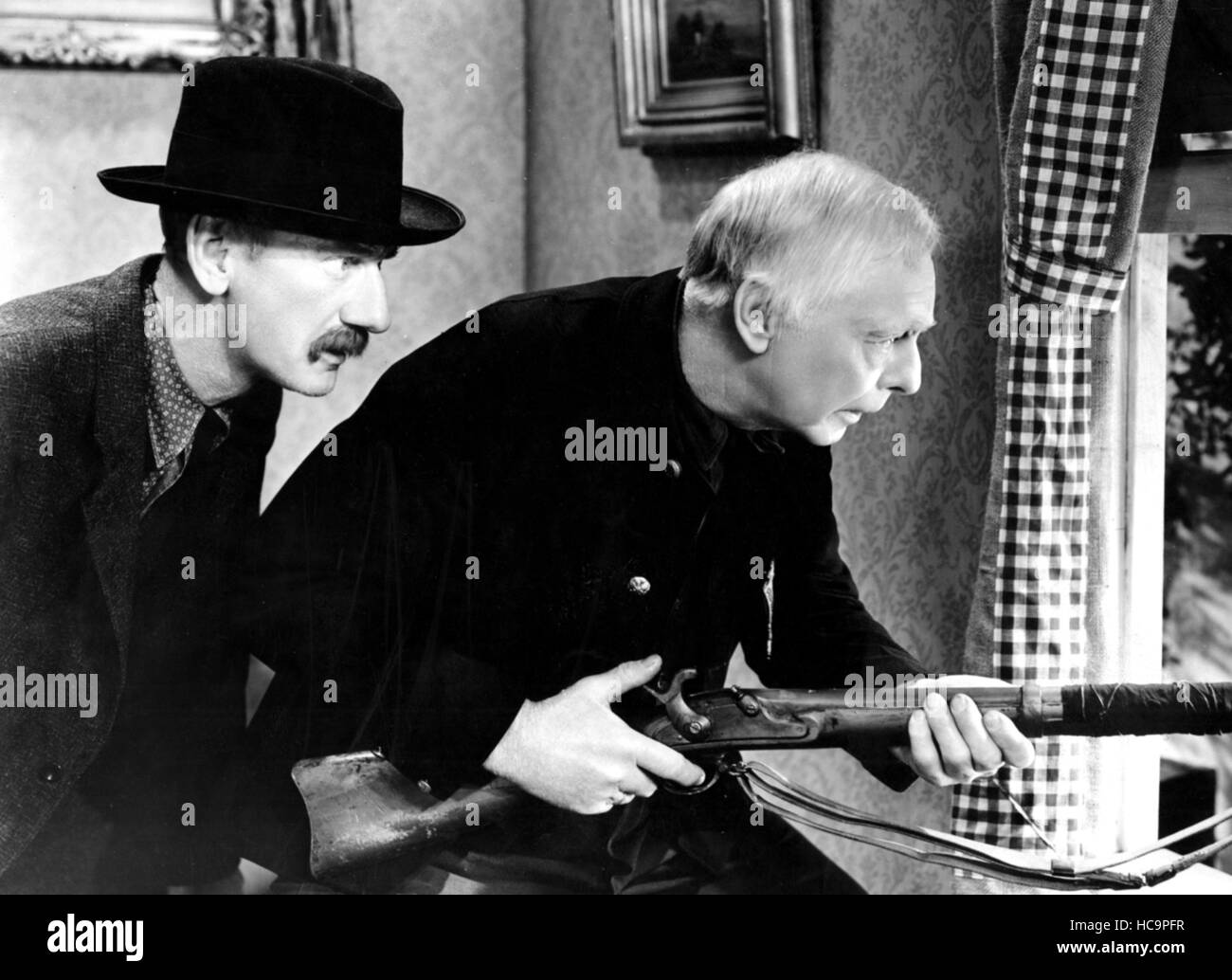 YOUNG FUGITIVES, Clem Bevans, Harry Davenport, 1938 Stock Photo - Alamy