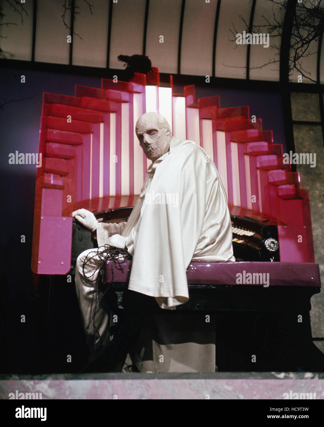 THE ABOMINABLE DR. PHIBES, Vincent Price, 1971 Stock Photo - Alamy