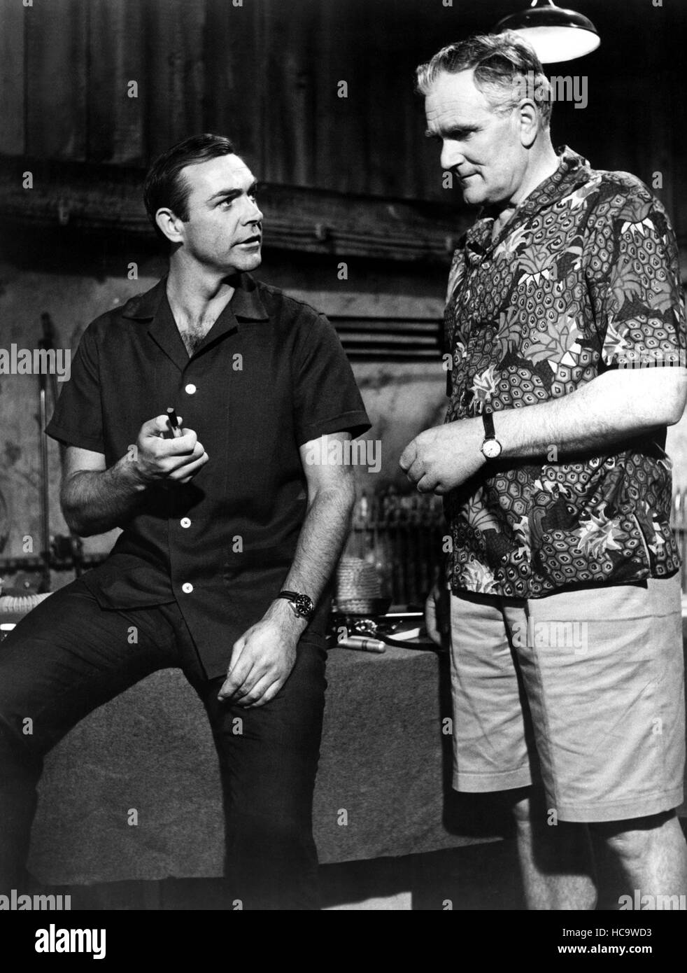 YOU ONLY LIVE TWICE, Sean Connery, Desmond Llewelyn, 1967 Stock Photo - Alamy