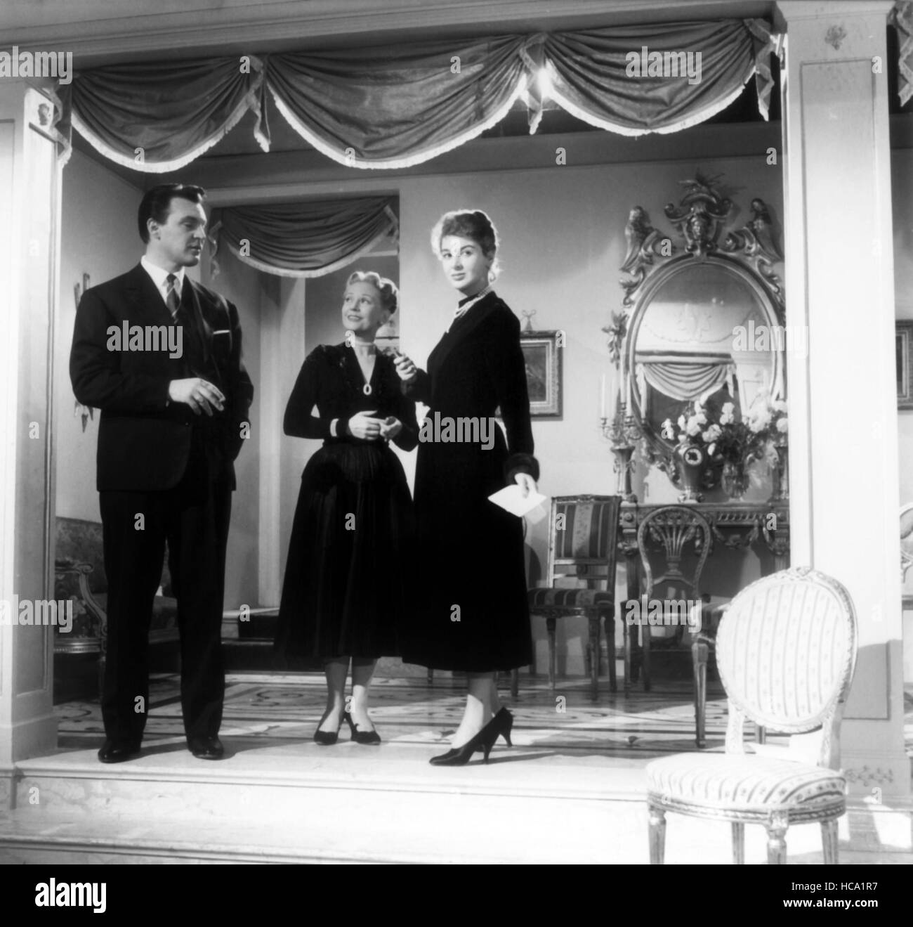 LE AMICHE, (aka THE GIRLFRIENDS), Maria Gambarelli (center), Eleonora ...
