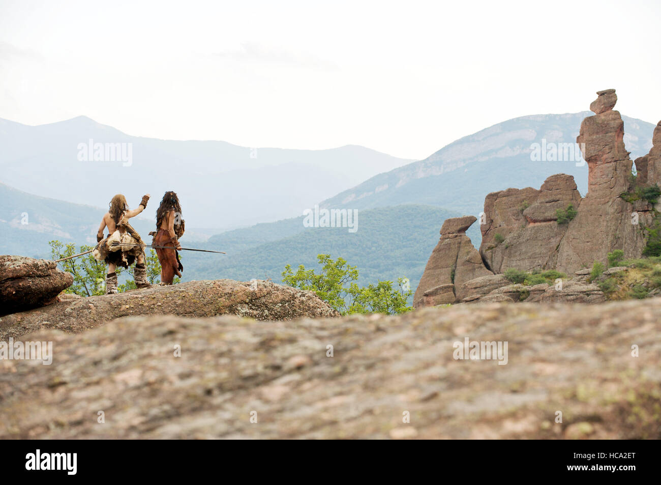AO, LE DERNIER NEANDERTAL, from left: Simon Paul Sutton, Aruna Shields ...