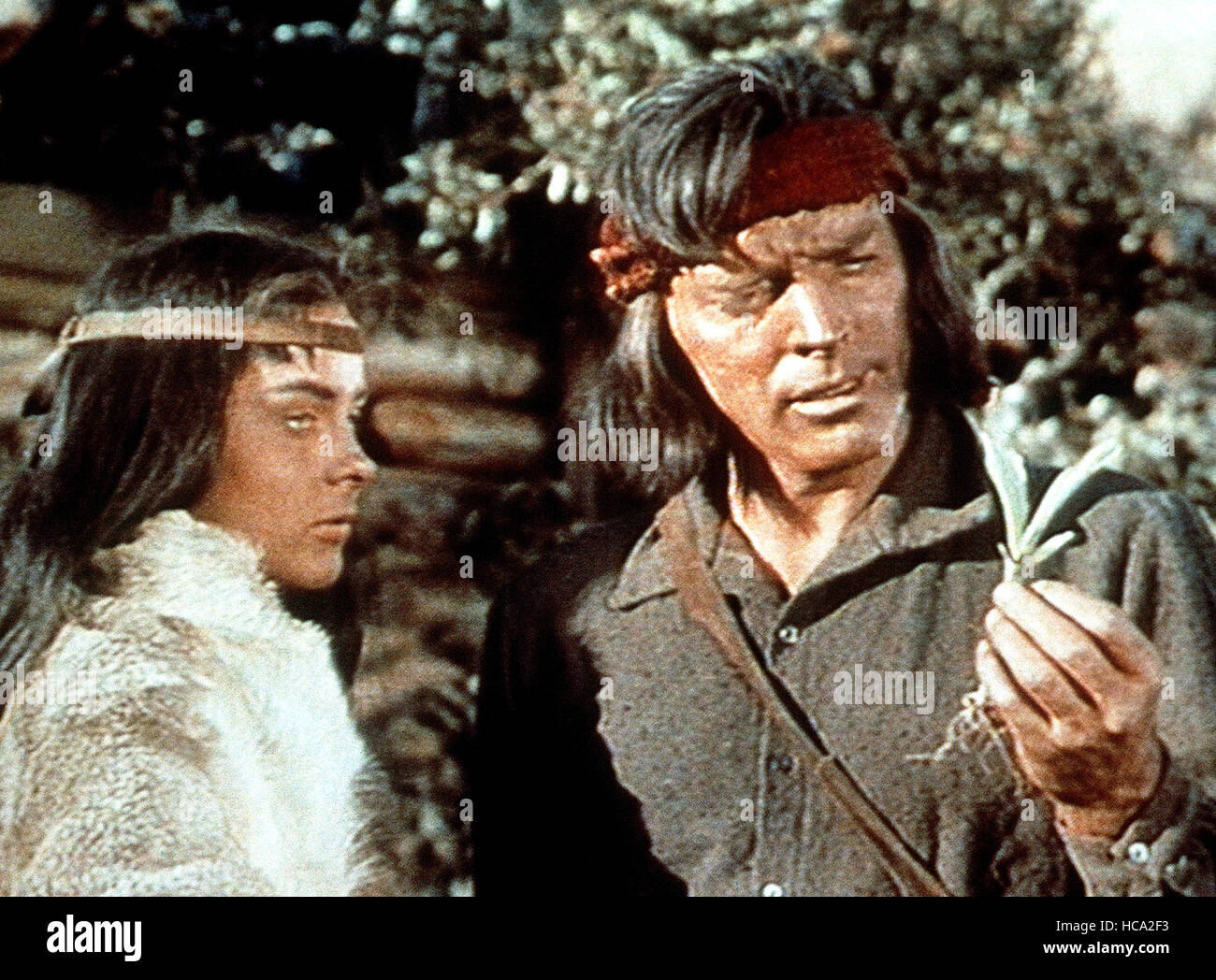 APACHE, Jean Peters, Burt Lancaster, 1954 Stock Photo - Alamy