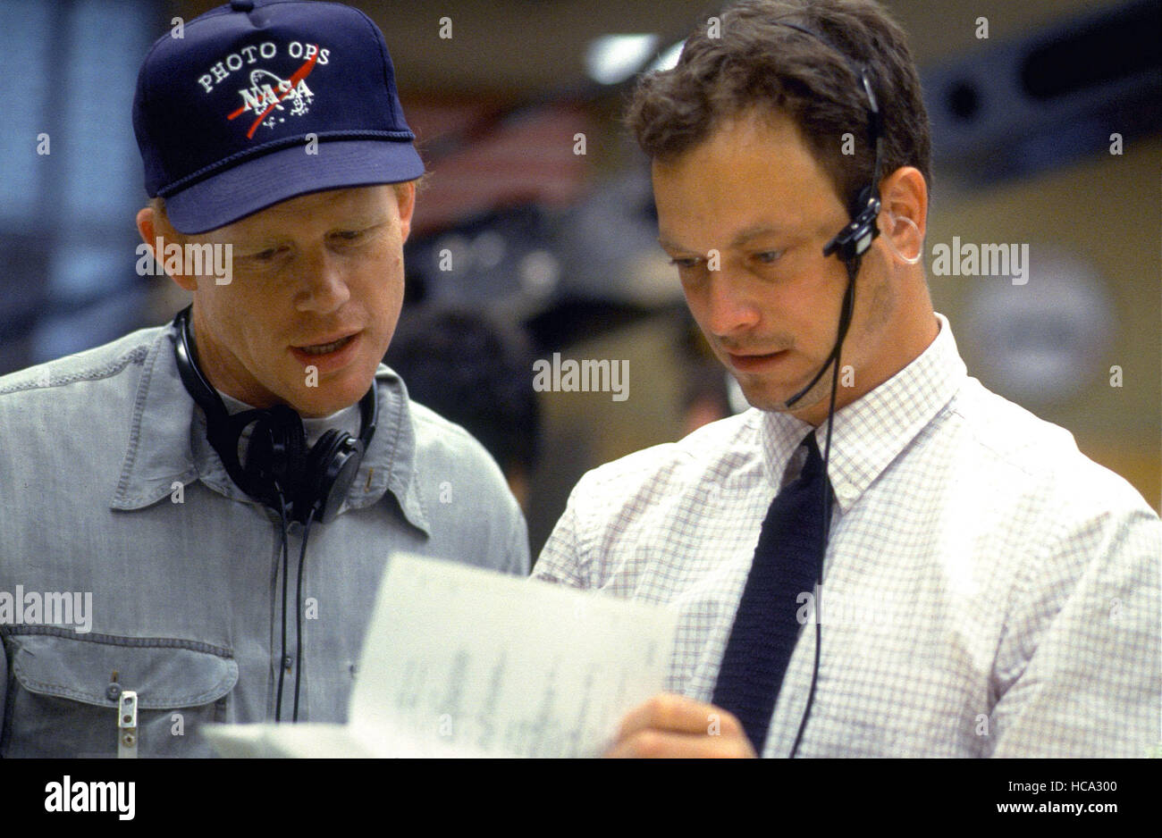 APOLLO 13, director Ron Howard, Gary Sinise on set, 1995, (c) Universal ...