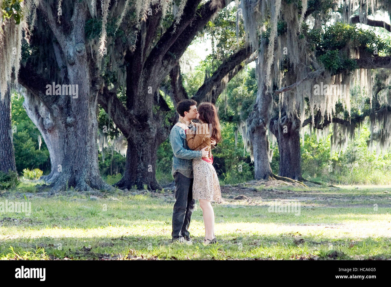 BEAUTIFUL CREATURES, from left: Alden Ehrenreich, Alice Englert, 2013. ph: John Bramley/©Warner ...