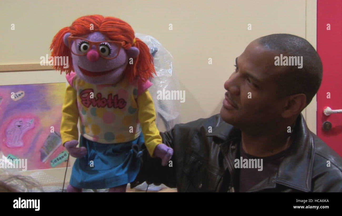 BEING ELMO: A PUPPETEER'S JOURNEY, Kevin Clash with puppet 'Griotte ...