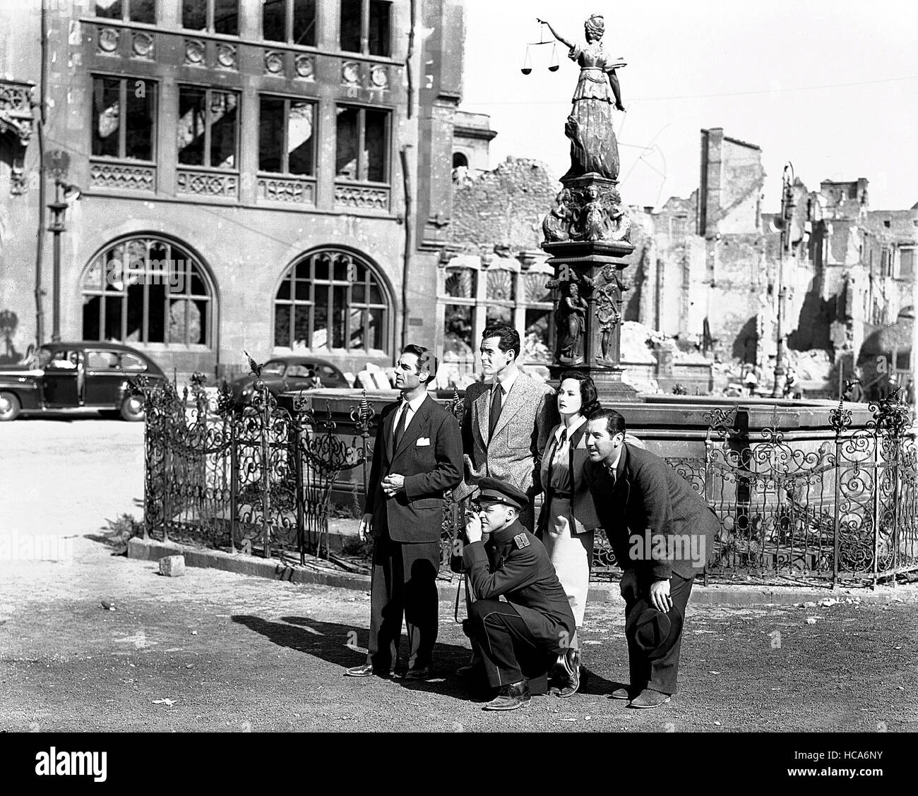 BERLIN EXPRESS, Charles Korvin, Robert Ryan, Merle Oberon, Robert Coote ...