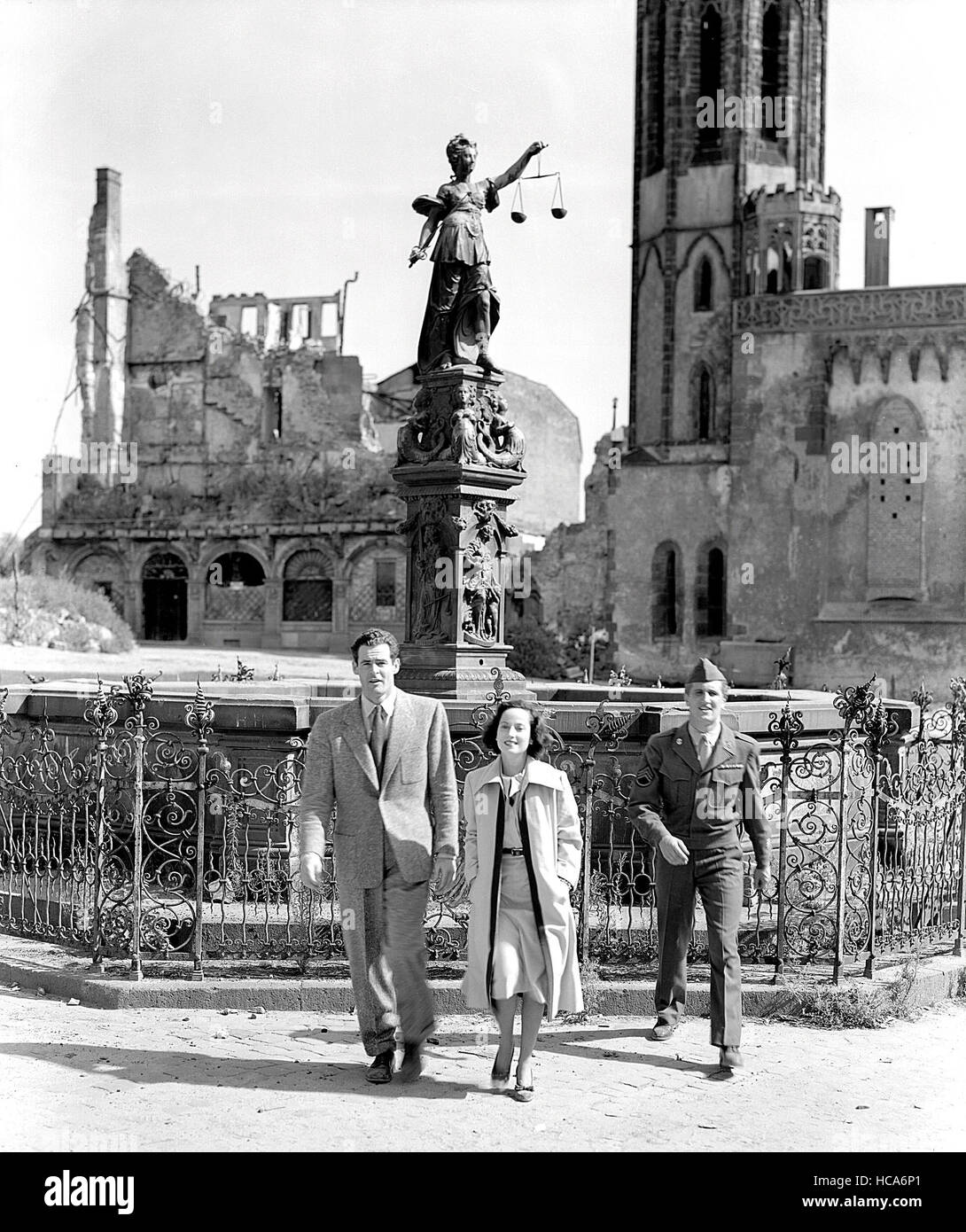 BERLIN EXPRESS, Robert Ryan, Merle Oberon, 1948 Stock Photo - Alamy
